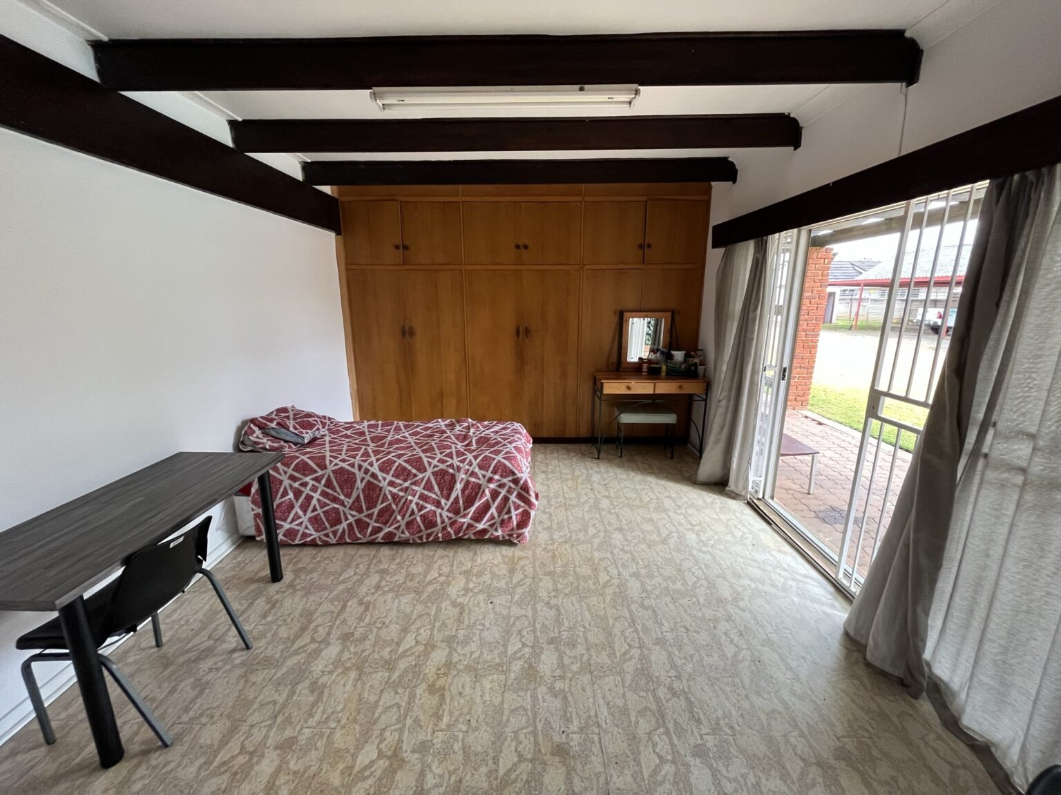 Room 08 B, Sharing, 14 Louis Bok Street – Carlos Bros Accomodation